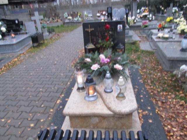 GROBONET - wyszukiwarka osób pochowanych - Cmentarz Parafialny w Sieradzu